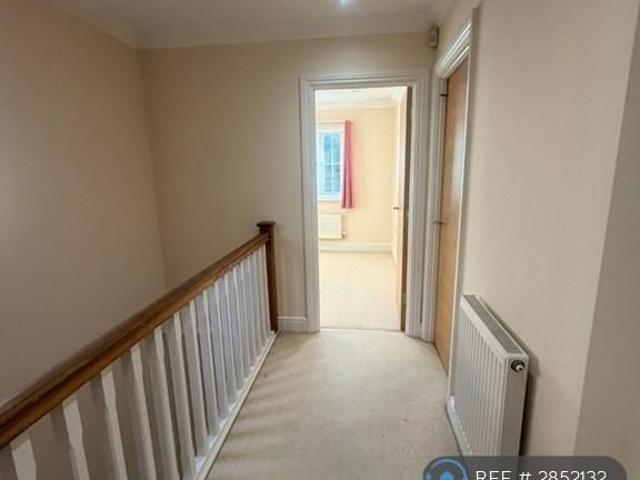 4 bedroom detached house to rent