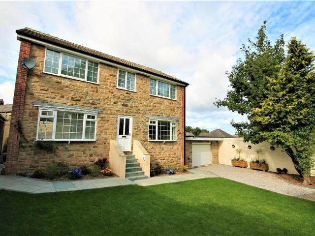 4 bedroom detached house to rent