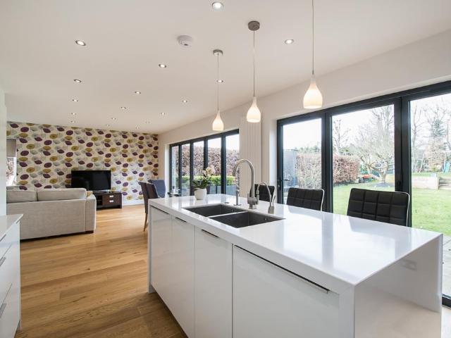 4 bedroom detached house to rent