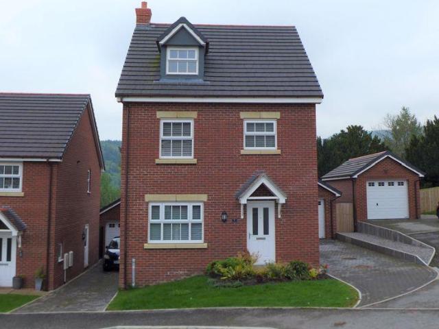 4 bedroom detached house to rent