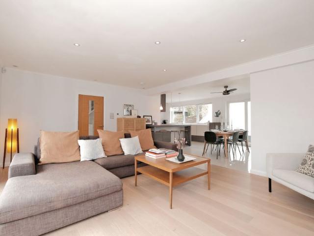 4 bedroom detached house to rent