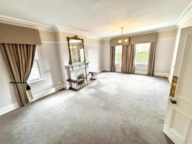 4 bedroom detached house to rent