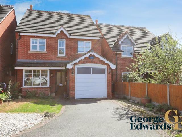 4 bedroom detached house to rent