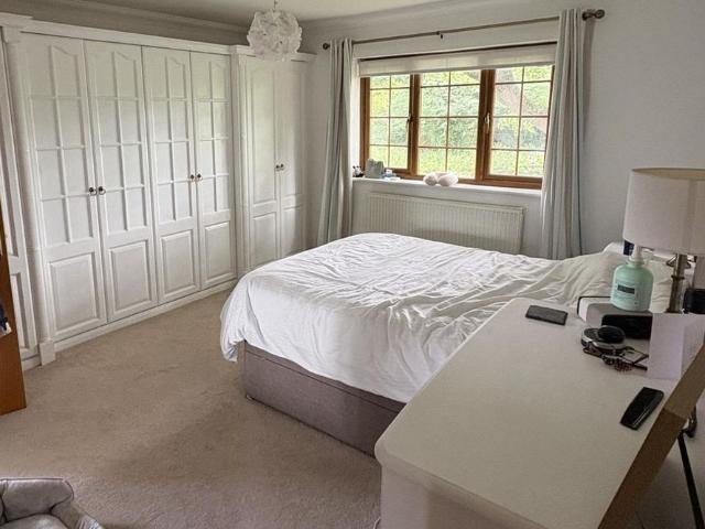 4 bedroom detached house to rent