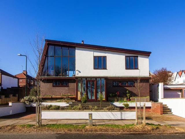 4 bedroom detached house to rent