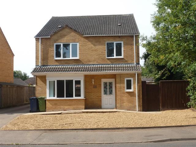 4 bedroom detached house to rent