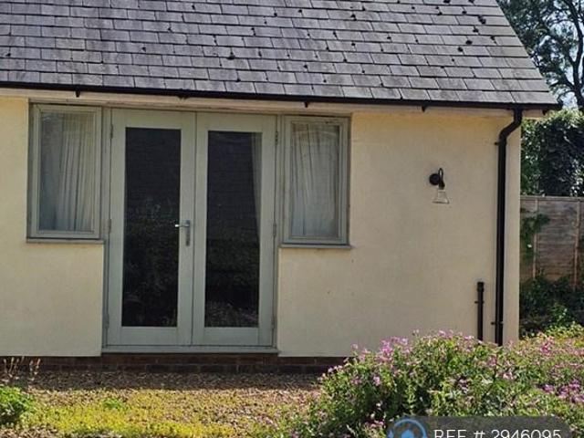 4 bedroom detached house to rent