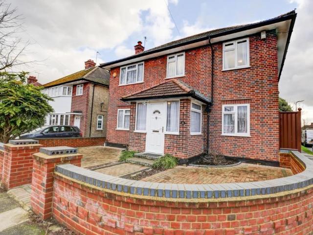 4 bedroom detached house to rent