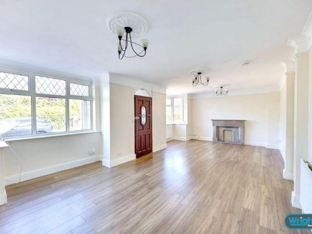 4 bedroom detached house to rent