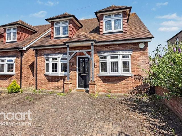 4 bedroom detached house to rent