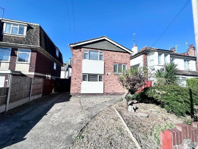 4 bedroom detached house to rent