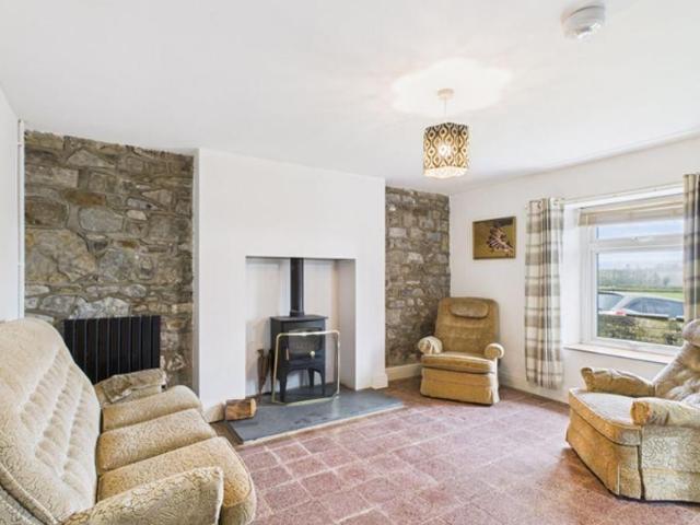 4 bedroom detached house to rent