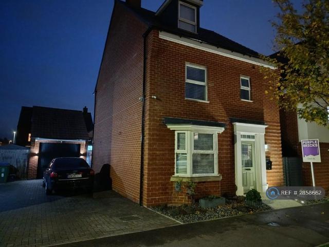 4 bedroom detached house to rent