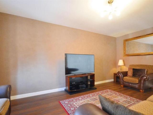 4 bedroom detached house to rent