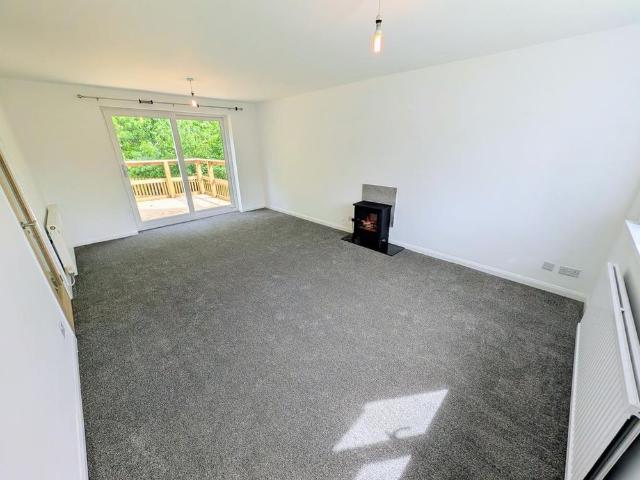4 bedroom detached house to rent