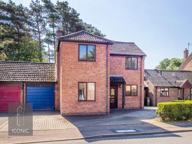 4 bedroom detached house to rent