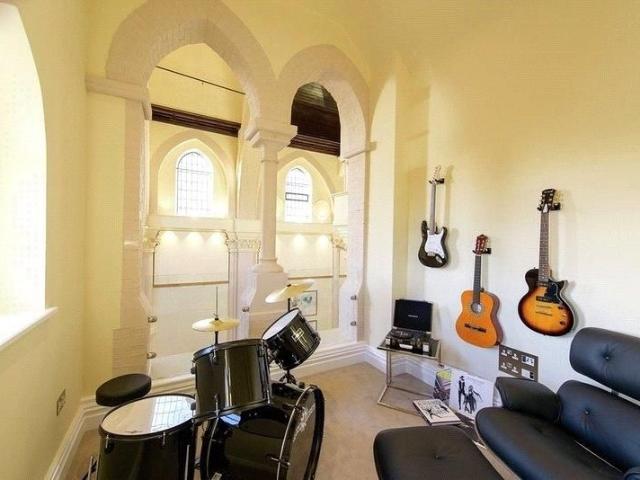 4 bedroom detached house to rent