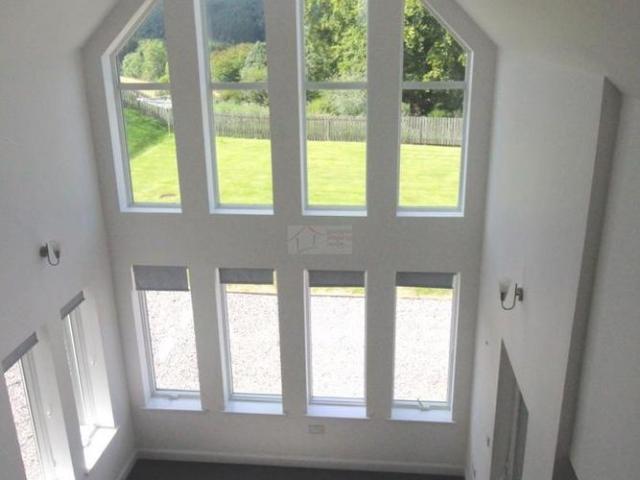 4 bedroom detached house to rent