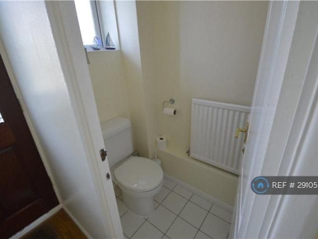 4 bedroom detached house to rent