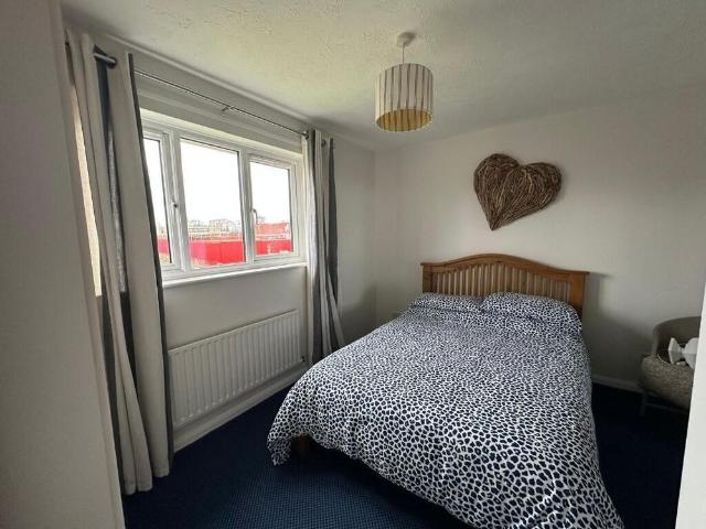4 bedroom detached house to rent