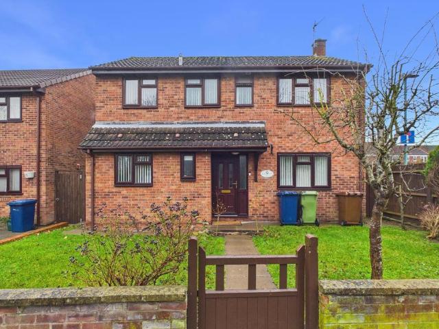 4 bedroom detached house to rent