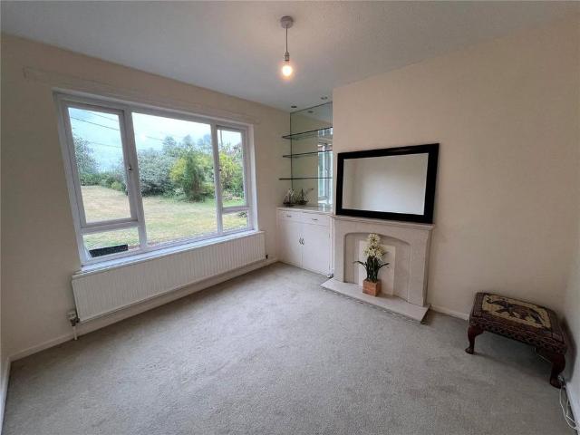 4 bedroom detached house to rent