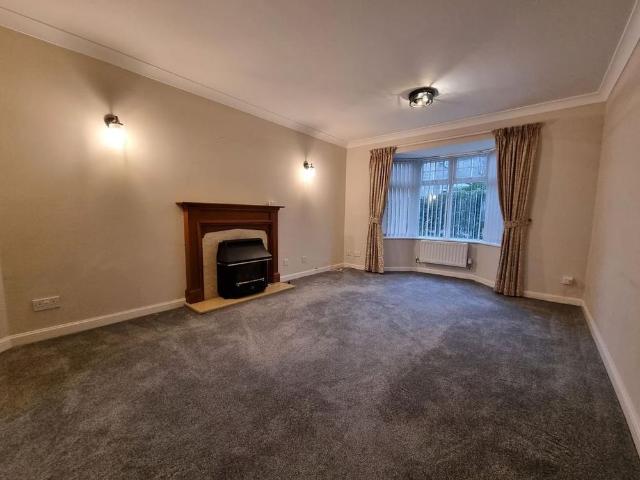 4 bedroom detached house to rent