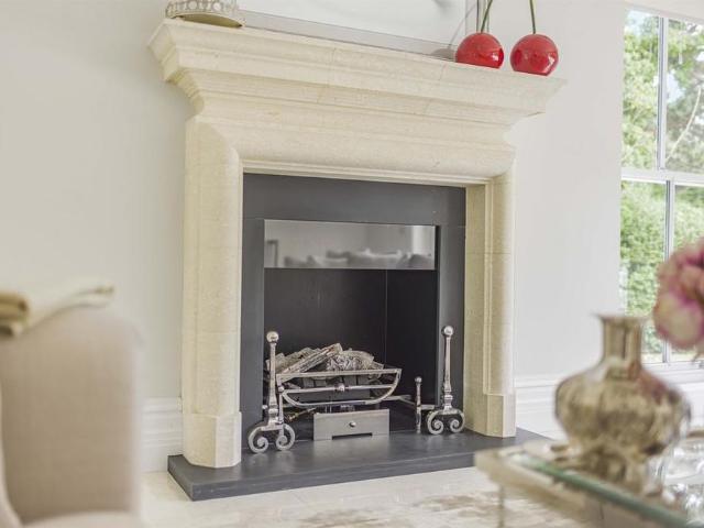 4 bedroom detached house to rent