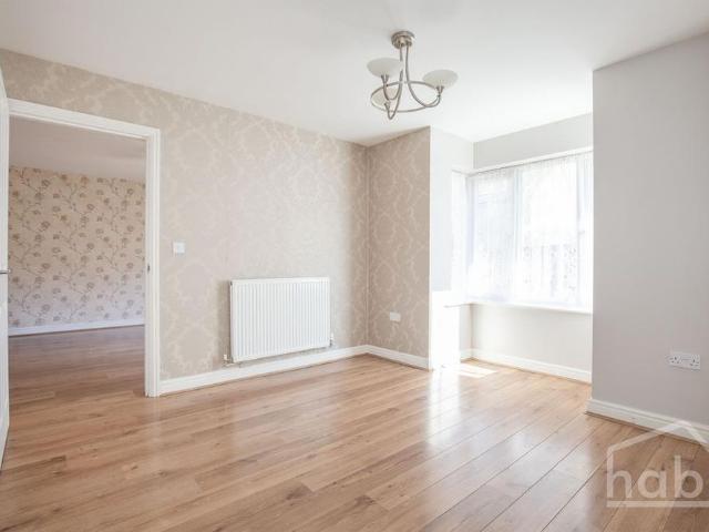 4 bedroom detached house to rent