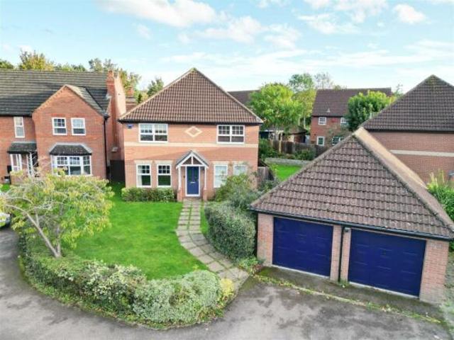 4 bedroom detached house to rent