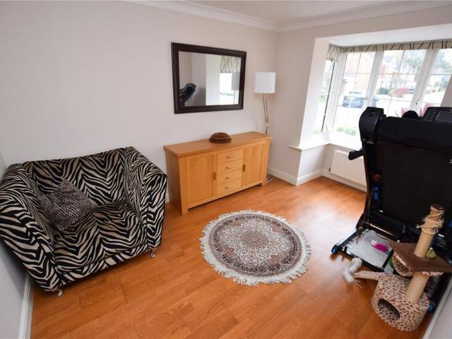 4 bedroom detached house to rent