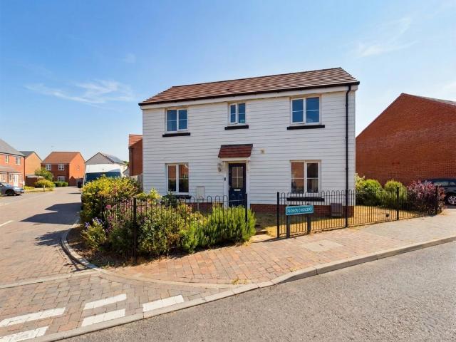 4 bedroom detached house to rent