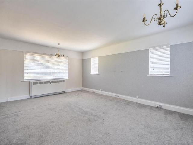 4 bedroom detached house to rent