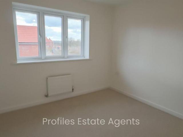4 bedroom detached house to rent