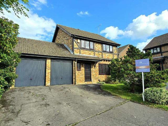 4 bedroom detached house to rent