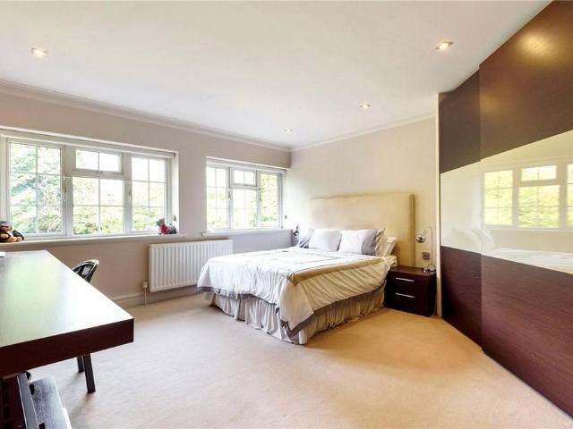 4 bedroom detached house to rent