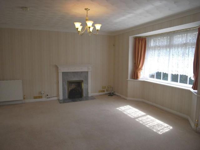 4 bedroom detached house to rent