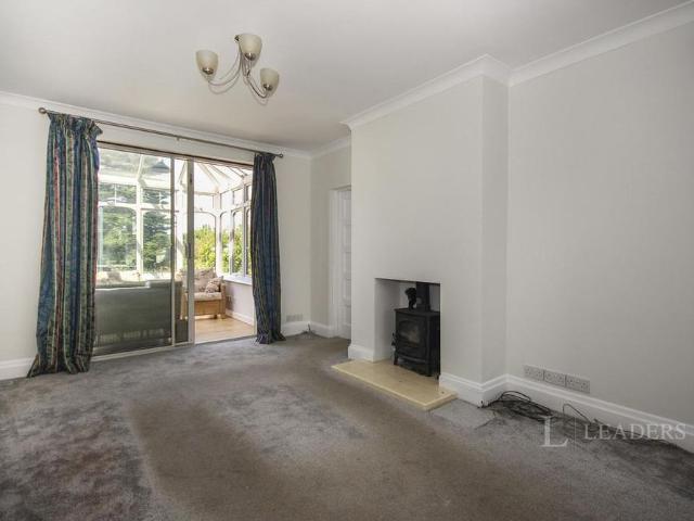 4 bedroom detached house to rent
