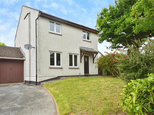 4 bedroom detached house to rent