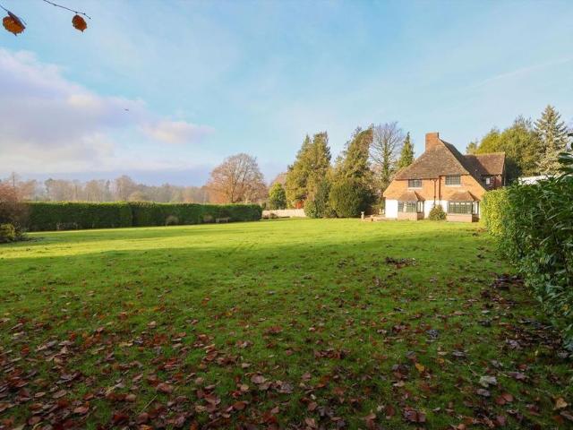 4 bedroom detached house to rent