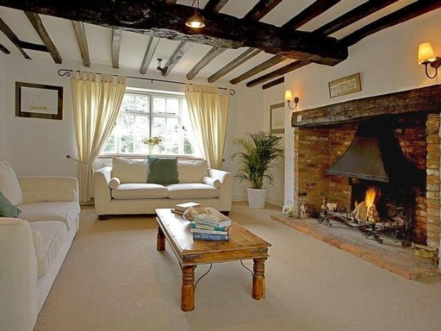 4 bedroom detached house to rent