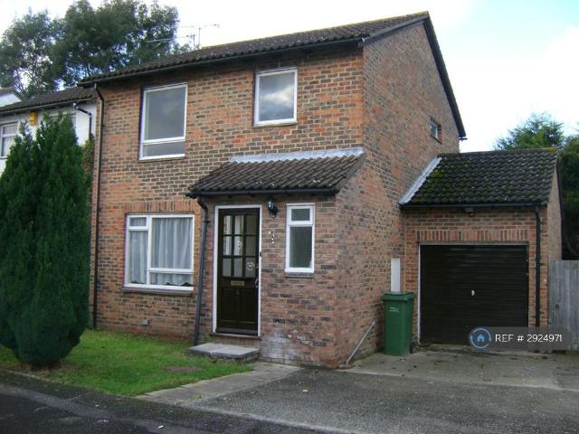 4 bedroom detached house to rent
