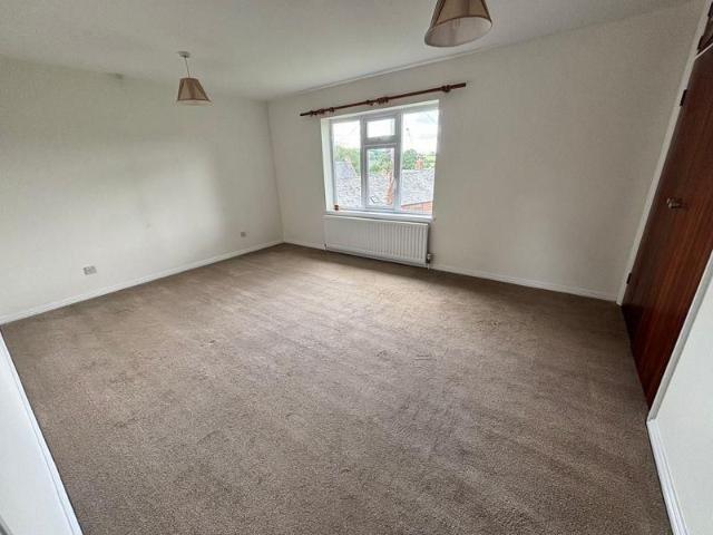 4 bedroom detached house to rent