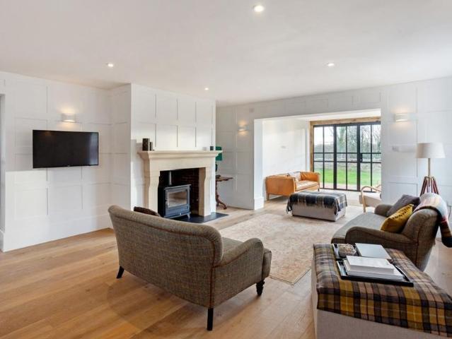 4 bedroom detached house to rent
