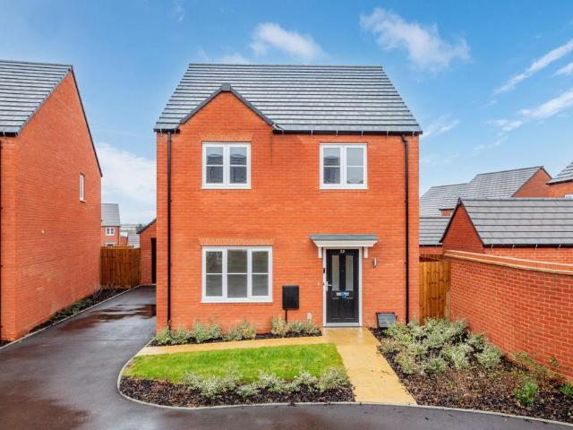 4 bedroom detached house to rent