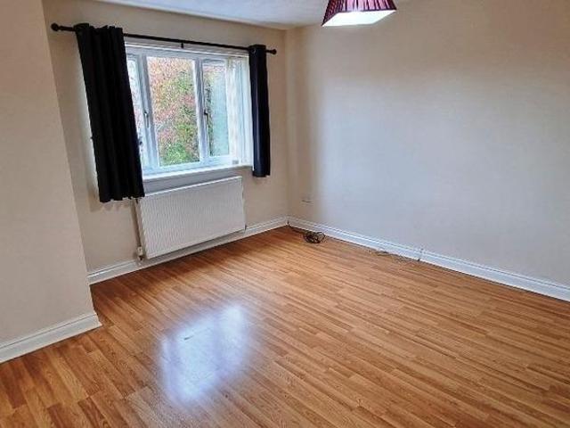 4 bedroom detached house to rent