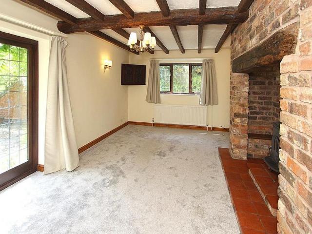 4 bedroom detached house to rent