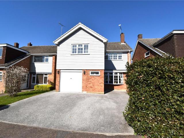 4 bedroom detached house to rent