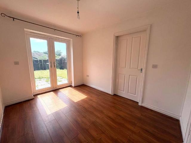 4 bedroom detached house to rent