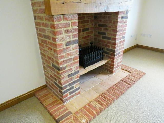 4 bedroom detached house to rent